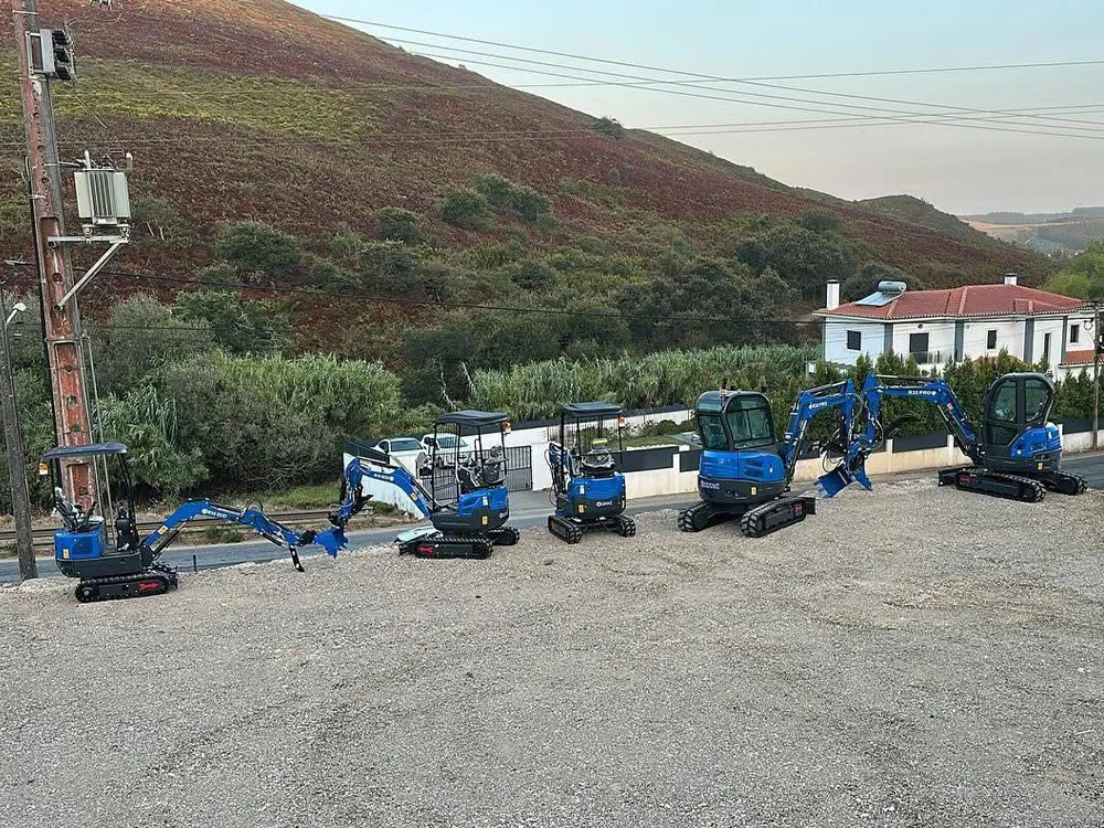 UNVEILING THE POWER: A DEEP DIVE INTO RIPPA'S R-SERIES MINI EXCAVATORS ...